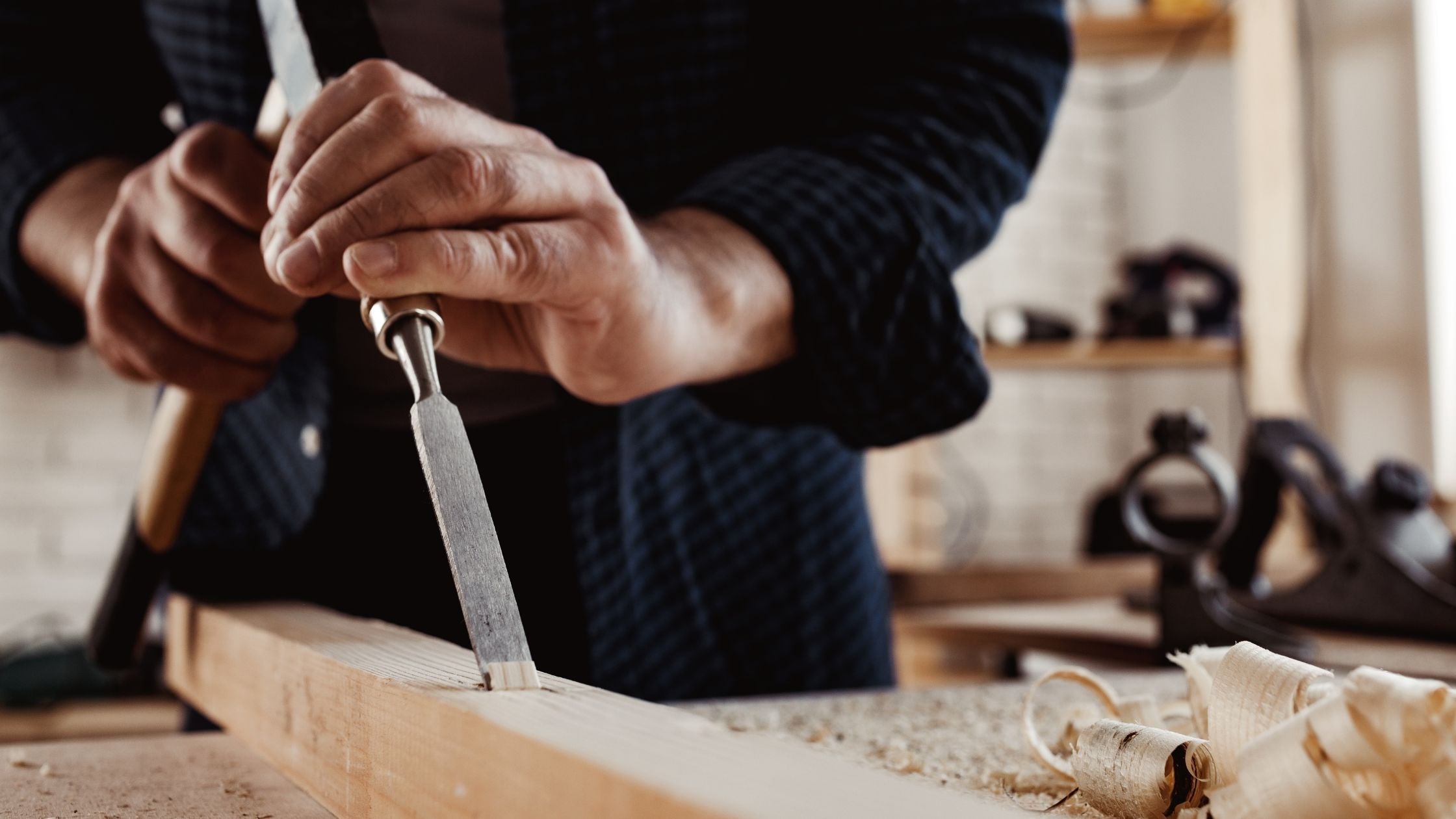 wood chisel use