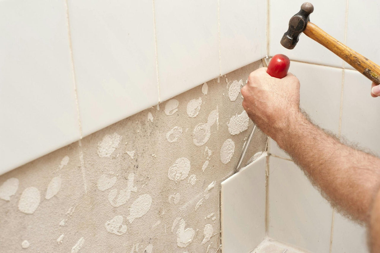 How to Remove Tiles Like a Pro: Step-by-Step Guide, Essential Tools an ...